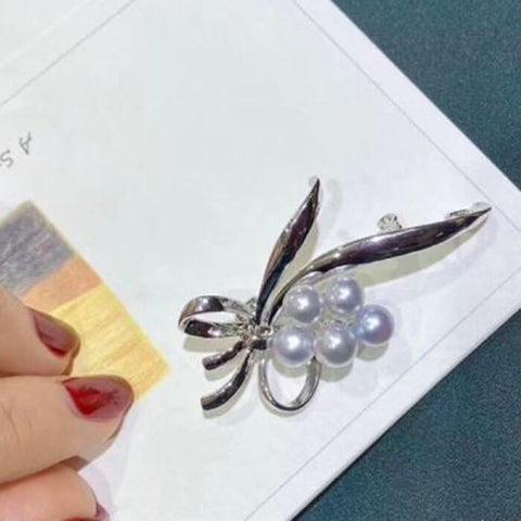 What is A Brooch and The Meaning of Wearing a Brooch Pin