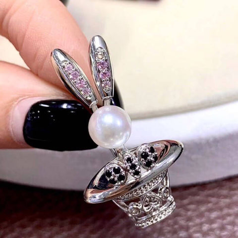 What is A Brooch and The Meaning of Wearing a Brooch Pin