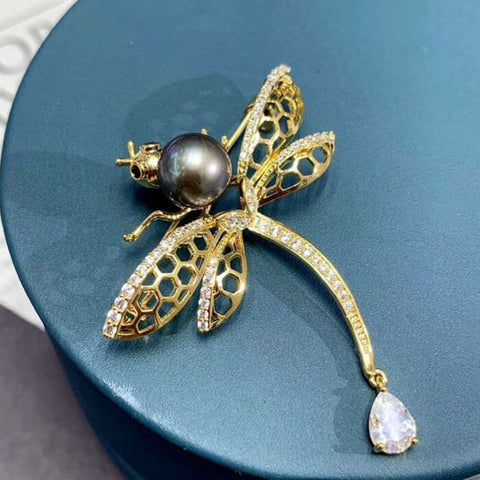 What is A Brooch and The Meaning of Wearing a Brooch Pin