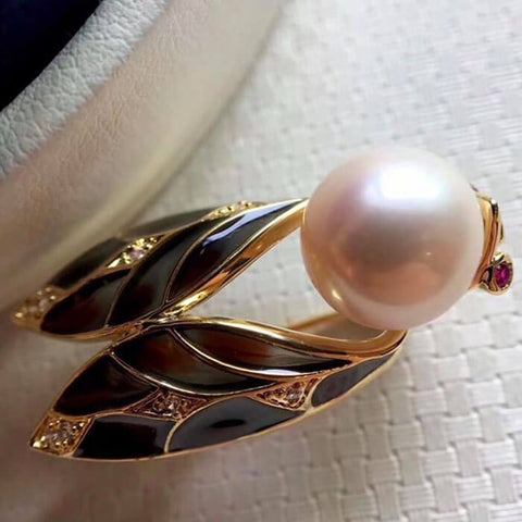 What is A Brooch and The Meaning of Wearing a Brooch Pin