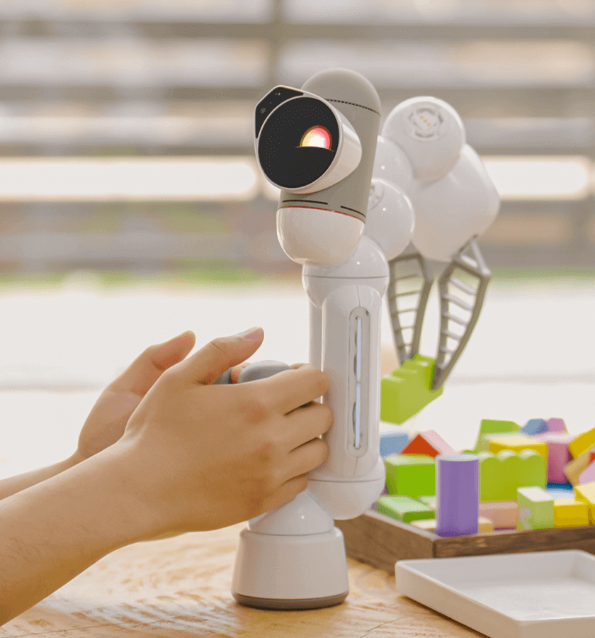 Meet ClicBot: 1000 robots in one