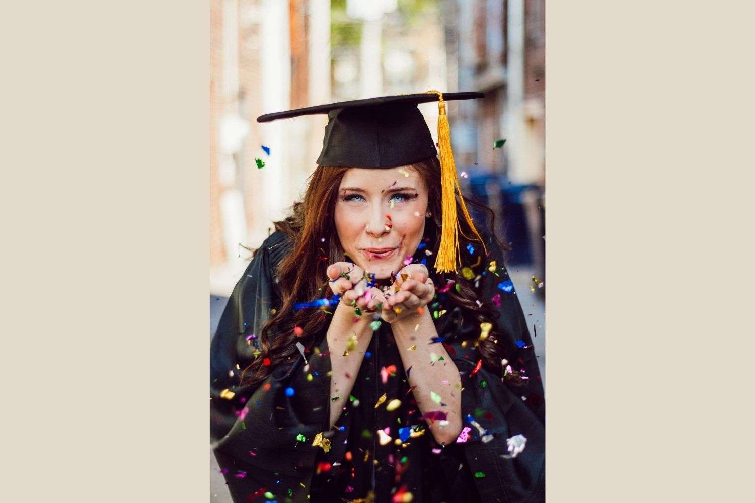 39+ Senior Pictures Ideas: Props, Poses, Locations